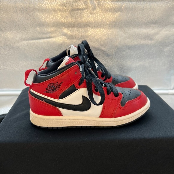 Nike | Shoes | Nike Air Jordan Mid Chicago Black Toe 220 Ps Preschool ...